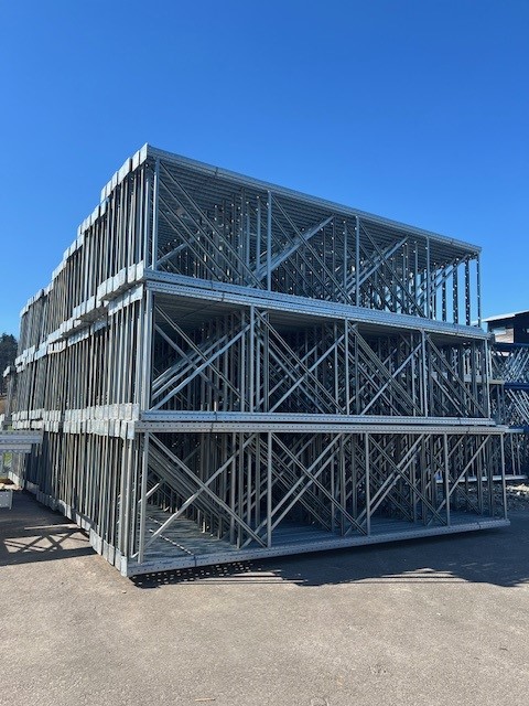 40 linear metres of Meta pallet racking | P10277