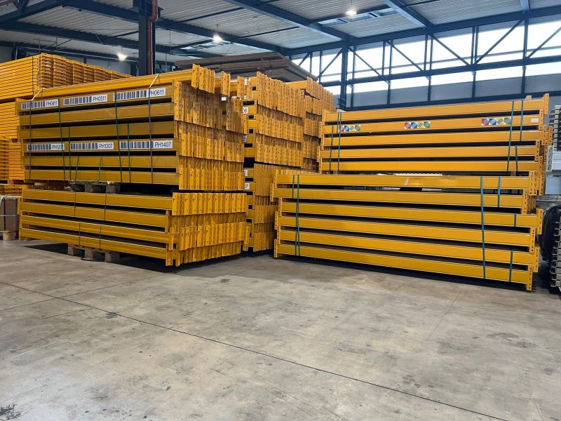 46 linear metres of Jungheinrich type MPB pallet racking | P10040