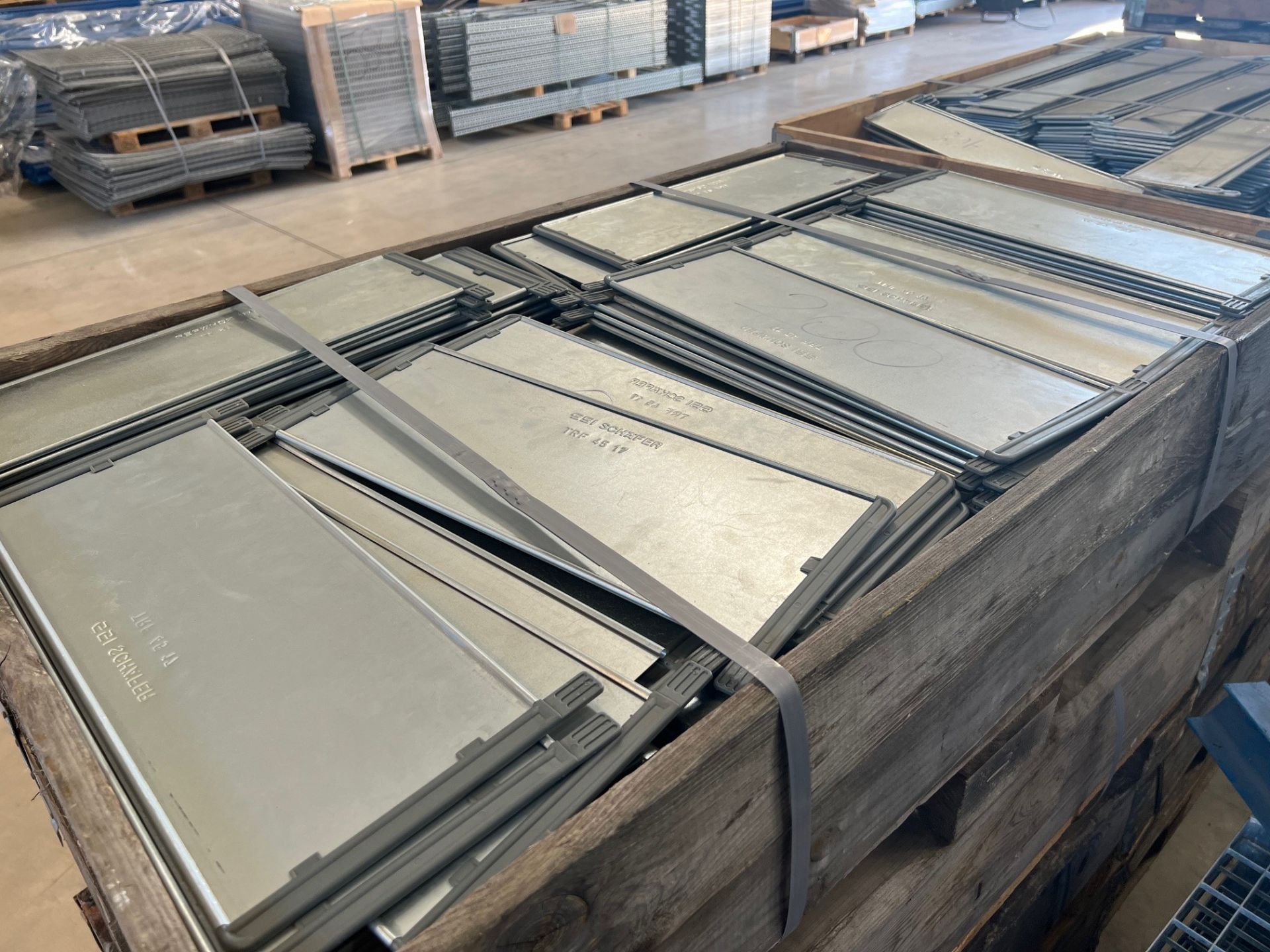 100 linear metres of Schäfer R3000 shelving | P10163