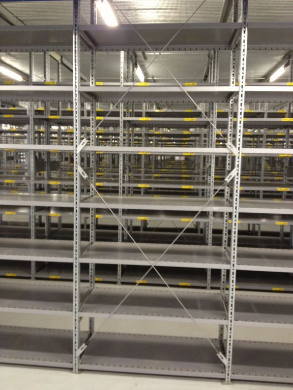 100 linear metres of Schäfer R3000 shelving | P10163