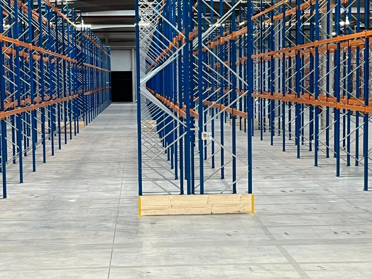 300 linear metres of Nedcon pallet racking | P10124