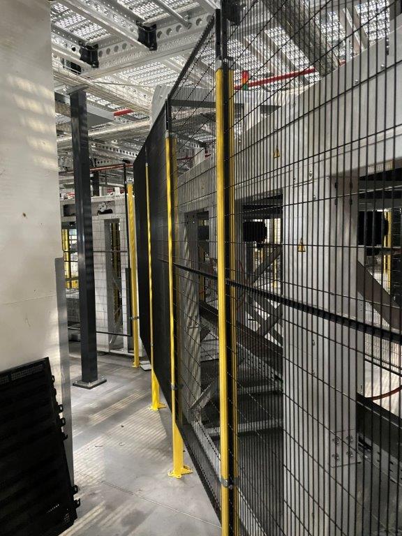 2000 running metres of safety enclosures / machine guards / partition ...