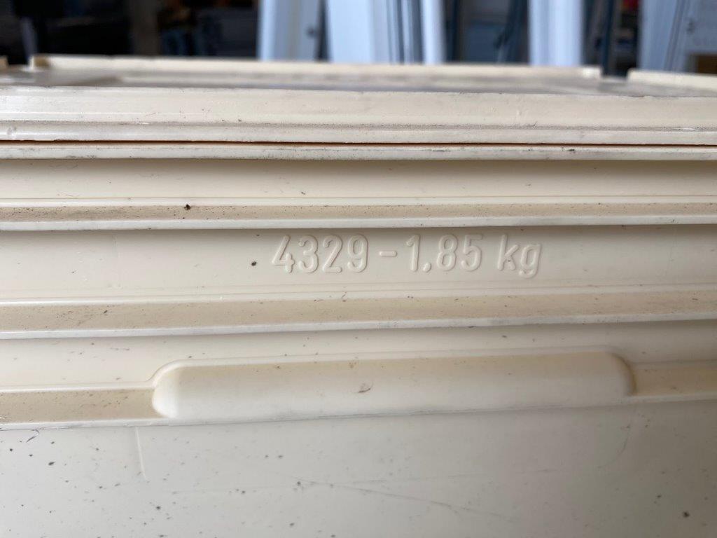 100 Stk. Kunststoffkisten KLT 4329 mit Deckel | P10012